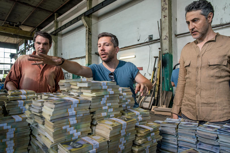 Top 10 seriale românești. Listă cu seriale românești pe care ar trebui ...